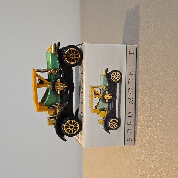 Other | 2 With Bundle Ford Model T Car Vintage Gold Yelloworange Green ...